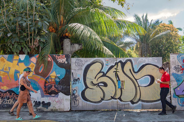 Artify Jacó Welcomes Marty and Nika | Brooklyn Street Art