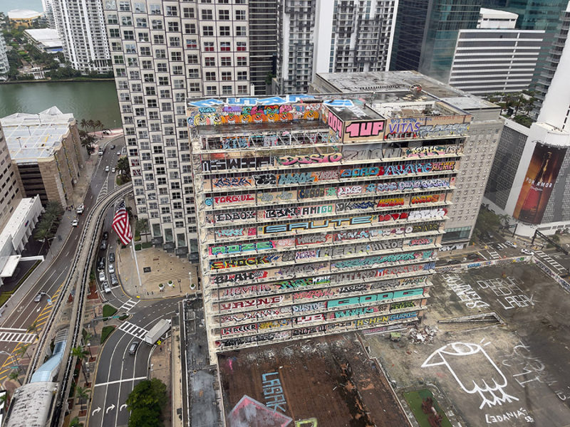 Graffiti Tower Unleashed: An Overnight Sensation During Art Basel Miami ...