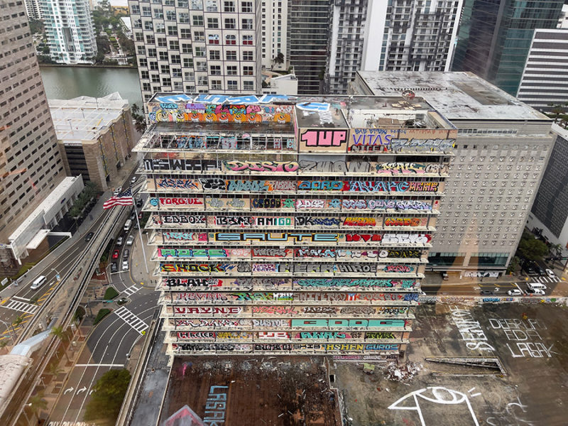 Graffiti Tower Unleashed: An Overnight Sensation During Art Basel Miami ...