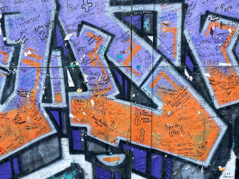 Belfast’s Peace Walls: Guardians of a Divided Past, Canvases of Hope ...