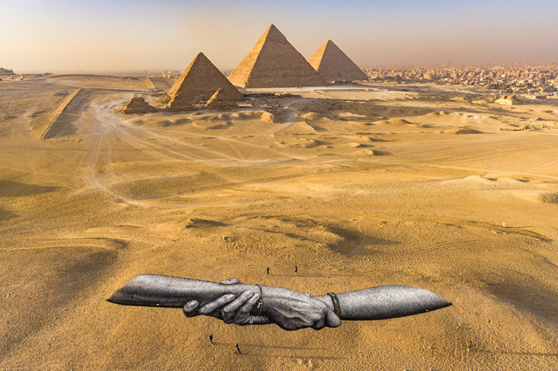 Saype’s ‘Beyond Walls’ Reaches the Pyramids: New Chapter in Giza ...